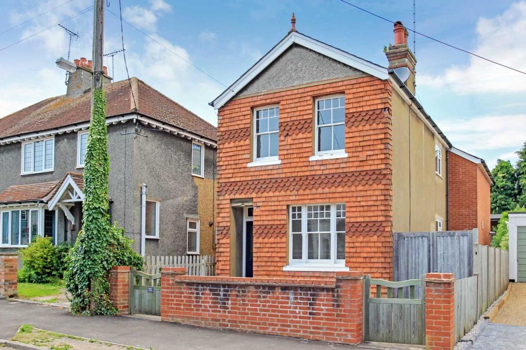 Tring - NO CHAIN 3 bed house - £650,000