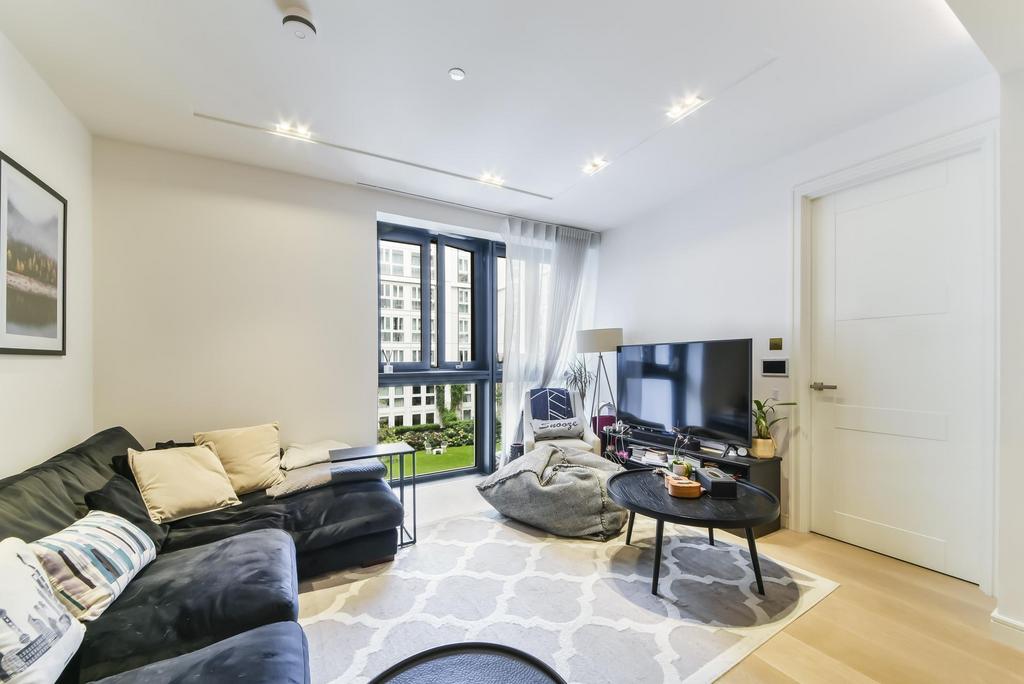 Lincoln Square, Portugal Street... 1 bed apartment to rent - £5,200 pcm ...