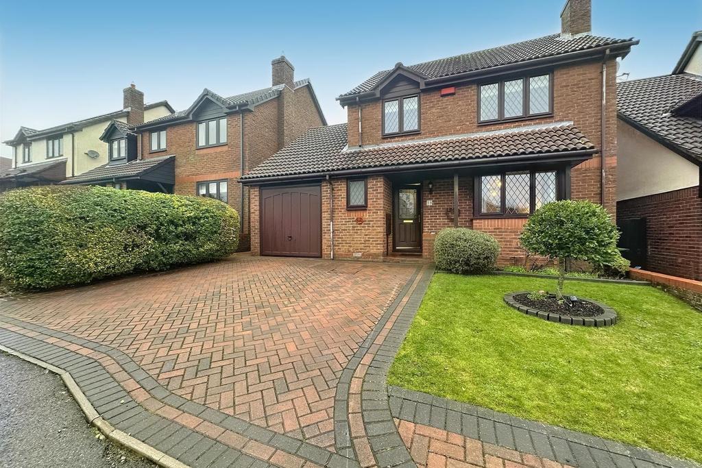 Littledown 4 bed detached house - £562,500