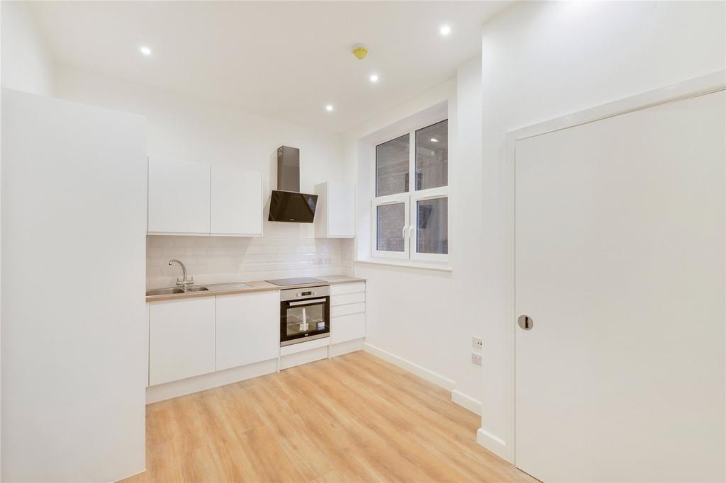 York Parade, Brentford, TW8 1 bed apartment - £1,500 pcm (£346 pw)