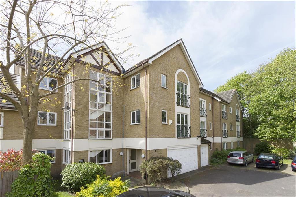 Water Lane, New Cross, SE14 2 bed flat - £325,000