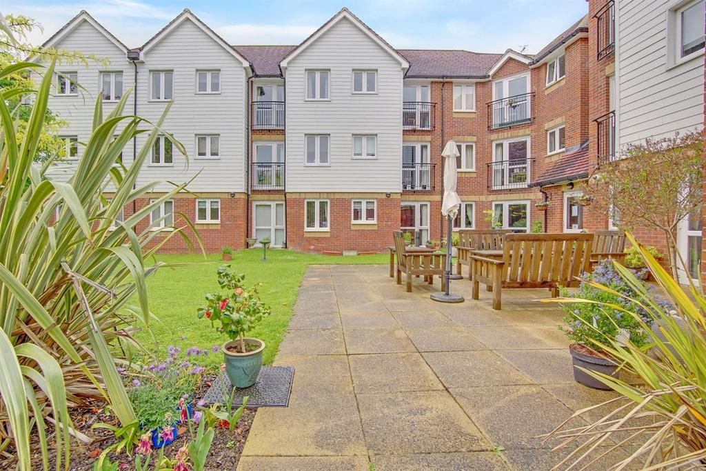 Penlee Close, Edenbridge 1 bed apartment for sale - £162,500