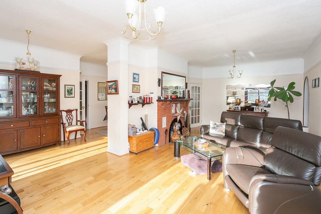 Cedar Road, Oxhey, Hertfordshire, WD19 3 bed bungalow - £900,000