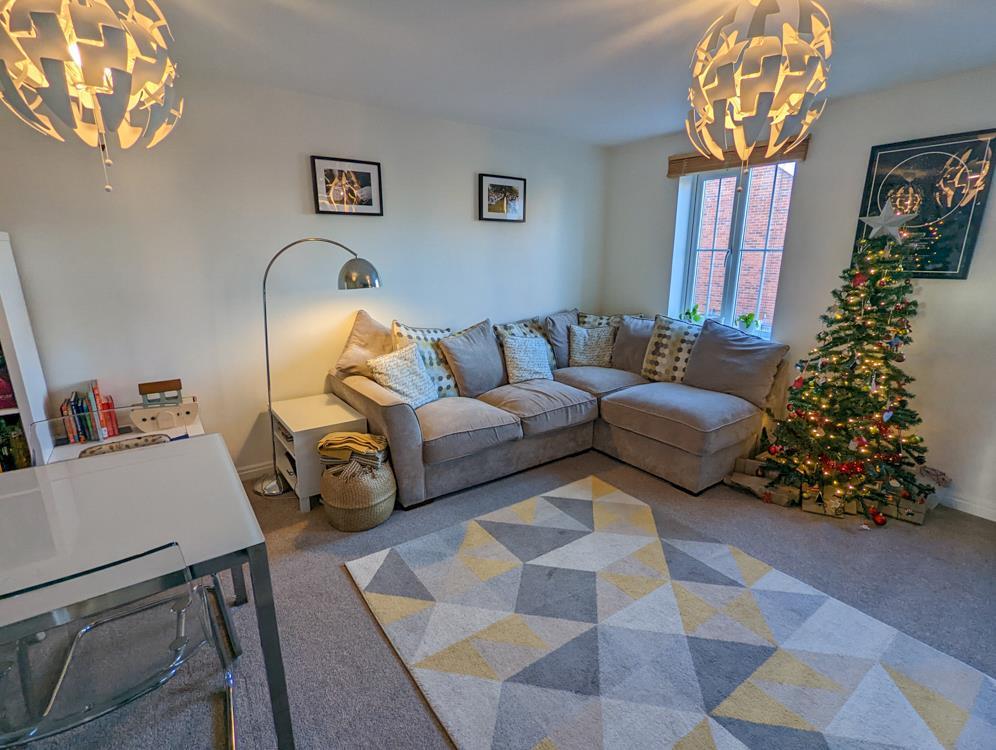 James Drive, Calverton 3 bed townhouse - £210,000