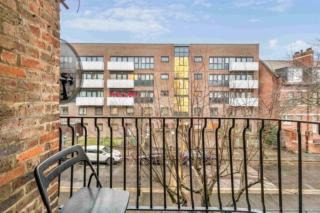 Fallodon House, Larkhall Lane, London 4 bed flat - £2,799 pcm (£646 pw)