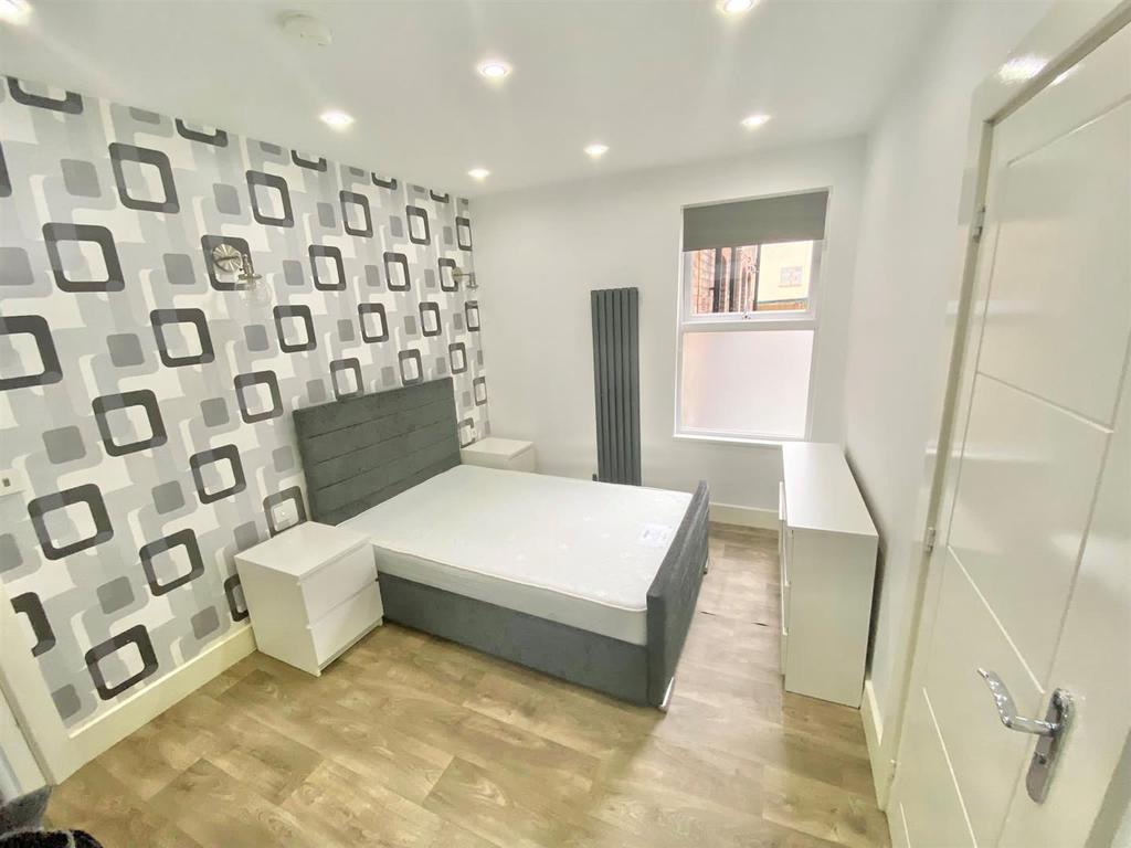 Reginald Street, Luton House share - £600 pcm (£138 pw)