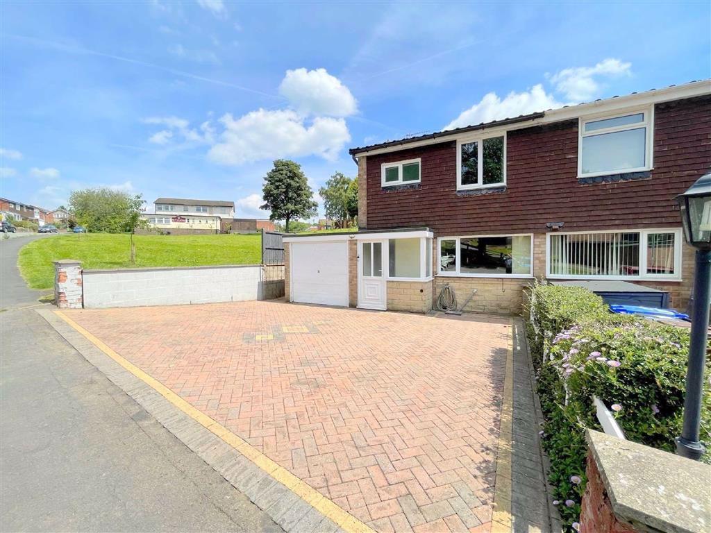 Fernwood Drive, Leek 3 bed semi-detached house - £235,000