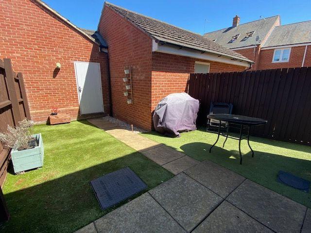Kent Road, St Crispins, Northampton... 2 bed semi-detached house - £235,000