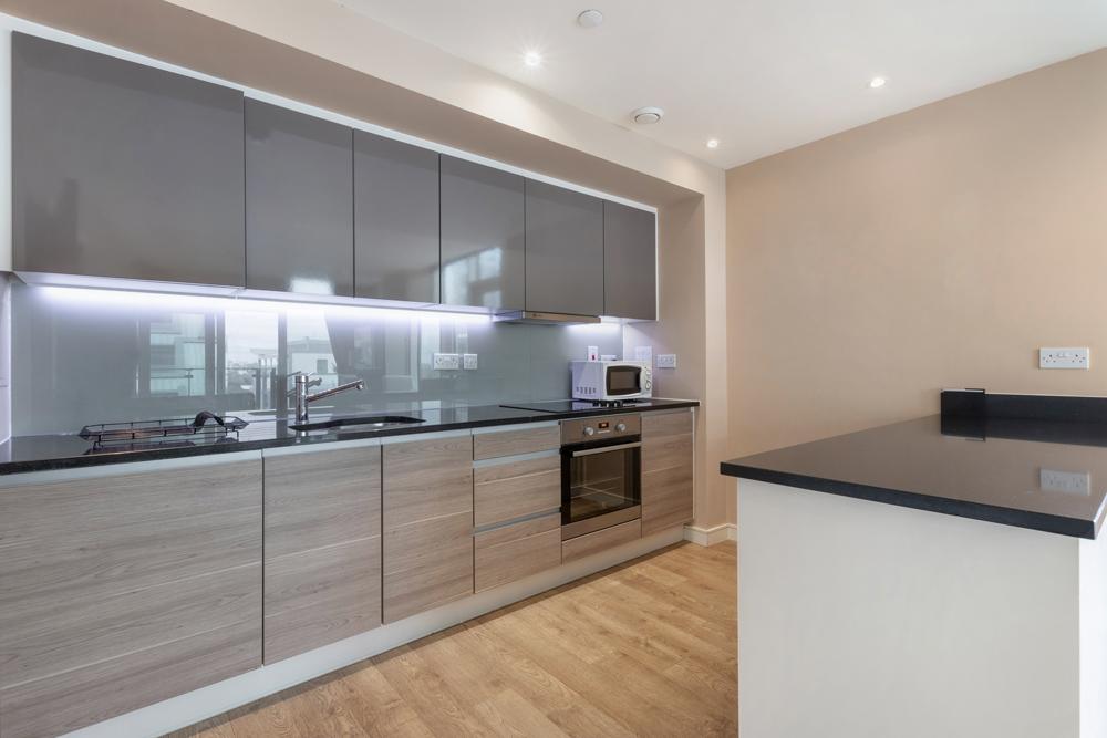Witham House, Enterprise Way... 2 bed flat - £2,500 pcm (£577 pw)
