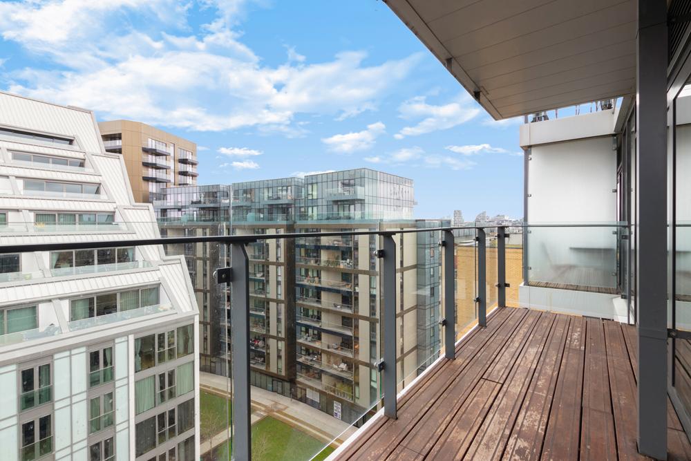 Witham House, Enterprise Way... 2 bed flat - £2,500 pcm (£577 pw)