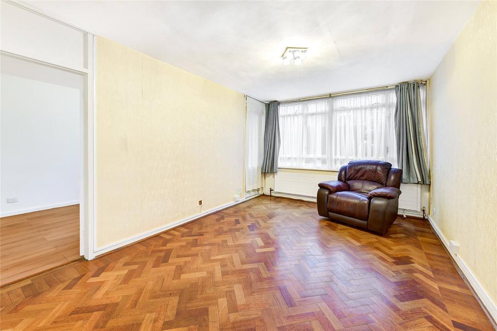 Hungerford House, Churchill Gardens... 1 bed flat - £400,000