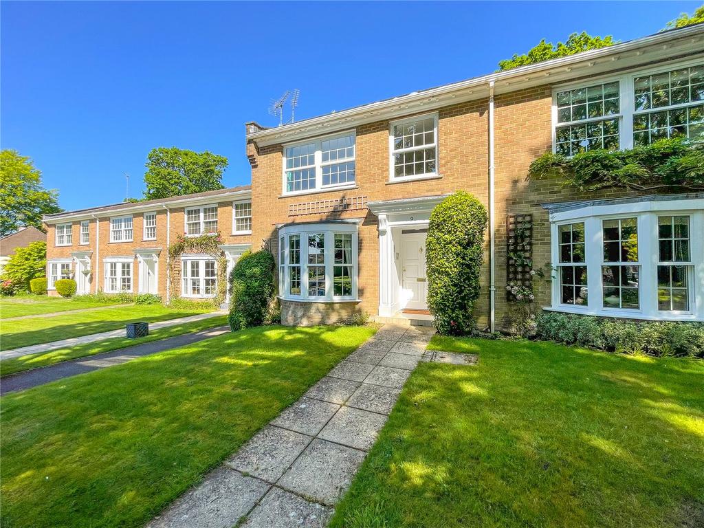 Cranwell Close, Bransgore, Christchurch, Dorset, BH23 4 bed end of ...
