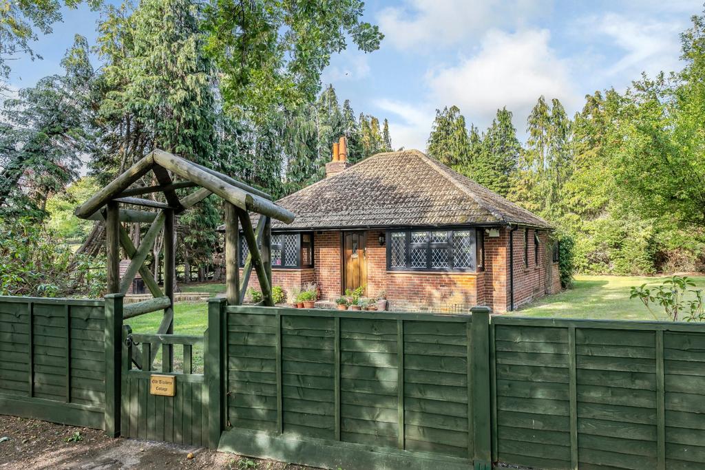 Woodhill, Send, Woking, Surrey 8 bed equestrian property for sale - £ ...