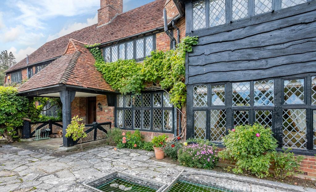 Woodhill, Send, Woking, Surrey 8 bed equestrian property for sale - £ ...