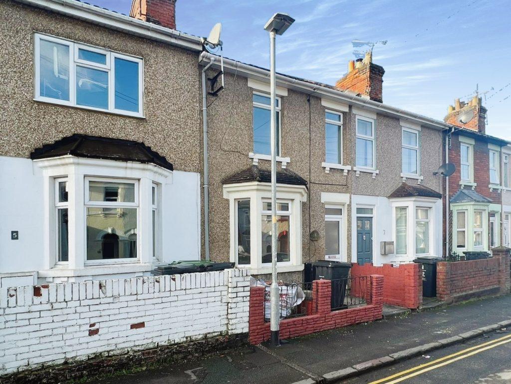 Guppy Street, Rodbourne, Swindon, SN2... 4 bed terraced house - £1,100 ...