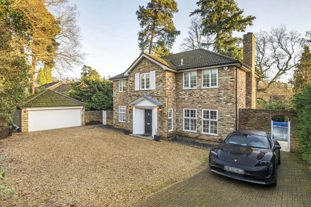 Camberley, Surrey, GU15 5 bed detached house - £5,500 pcm (£1,269 pw)