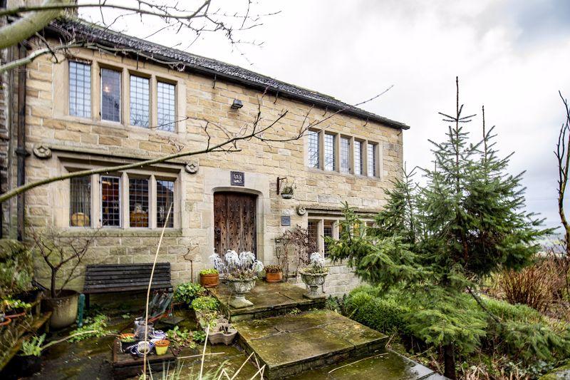 44 The Royd, Sowerby HX6 1JB 2 bed character property - £300,000