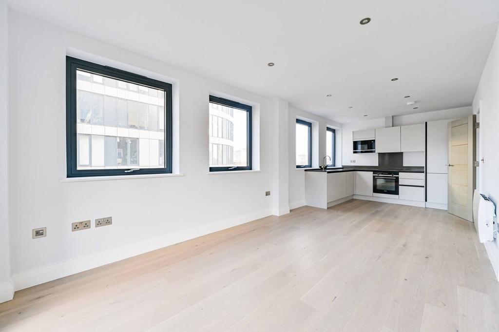 Kings Oak House, Harrow, HA1 2 bed flat - £5,200 pcm (£1,200 pw)