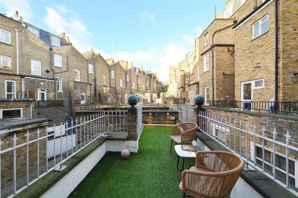 Moreton Street, SW1 London 3 bed flat - £5,000 pcm (£1,154 pw)