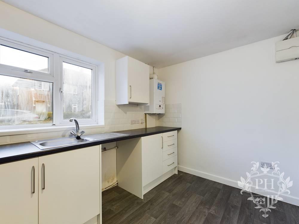 Grange Estate, Middlesbrough 2 bed apartment - £50,000