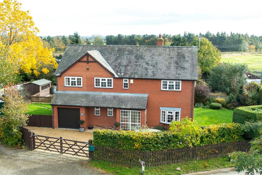 Cockshutt, Nr Ellesmere. 4 bed house - £374,995