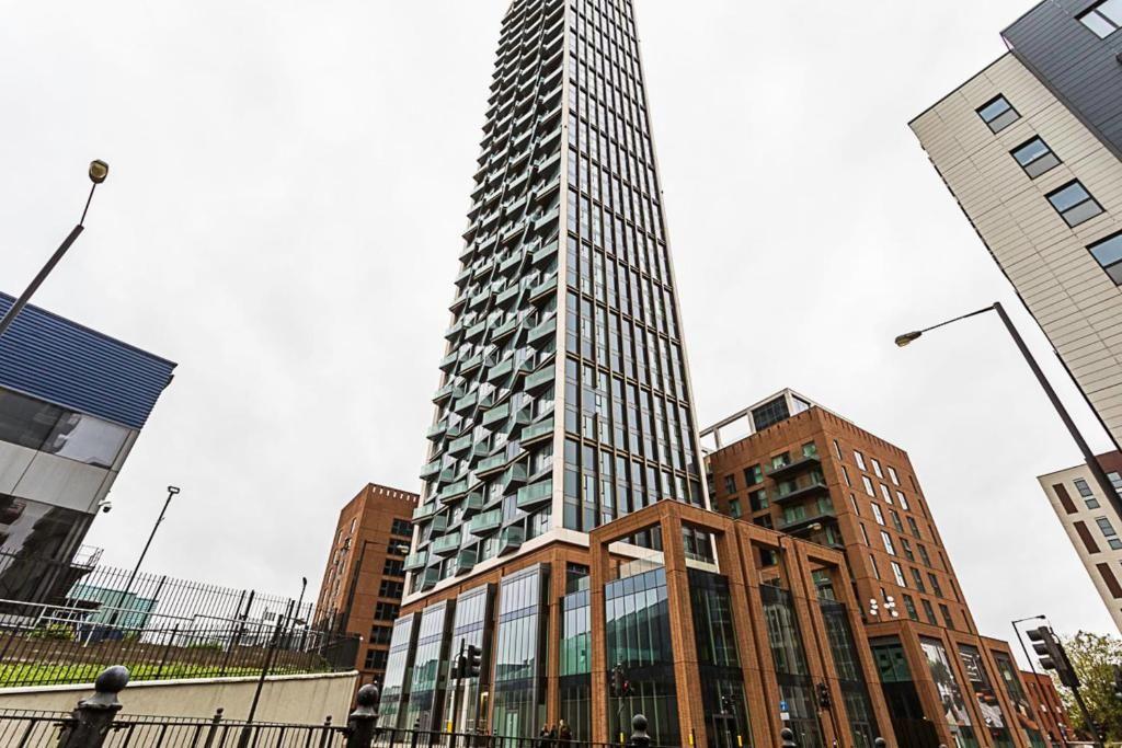 Icon Tower, One West Point, Acton W3 2 bed apartment - £2,578 pcm (£595 pw)