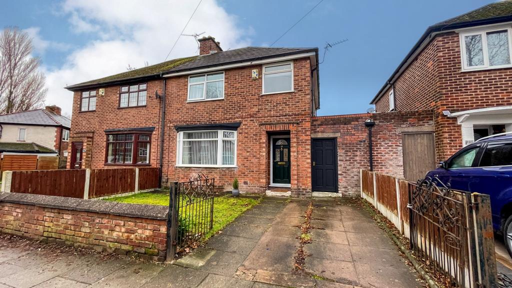 Belvedere Road, Newton-Le-Willows... 3 bed semi-detached house - £195,000