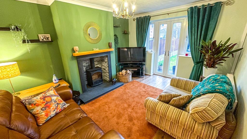 Belvedere Road, Newton-Le-Willows... 3 bed semi-detached house - £195,000