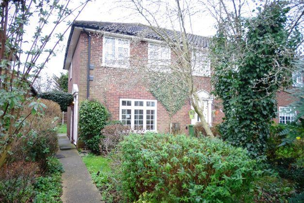 Horton Road, Stanwell, TW19 3 bed end of terrace house for sale - £400,000