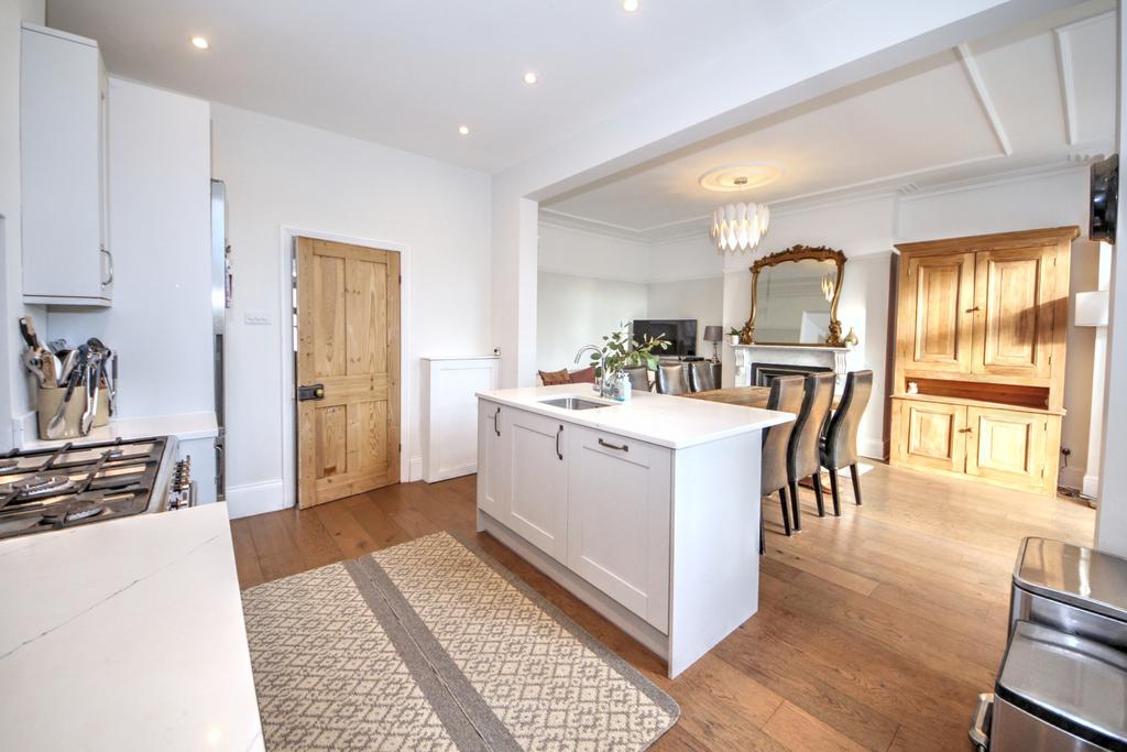 The Mall, London, N14 4 bed semi-detached house - £1,150,000
