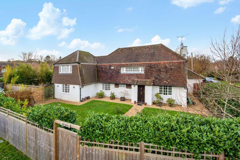 Forest Road, Effingham Junction 4 bed detached house - £1,145,000