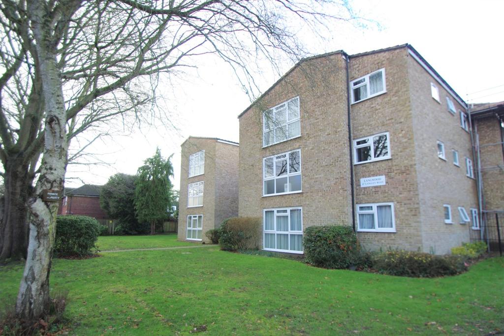 Langwood, 87 Langley Road, Watford, WD17 2 bed flat - £1,400 pcm (£323 pw)