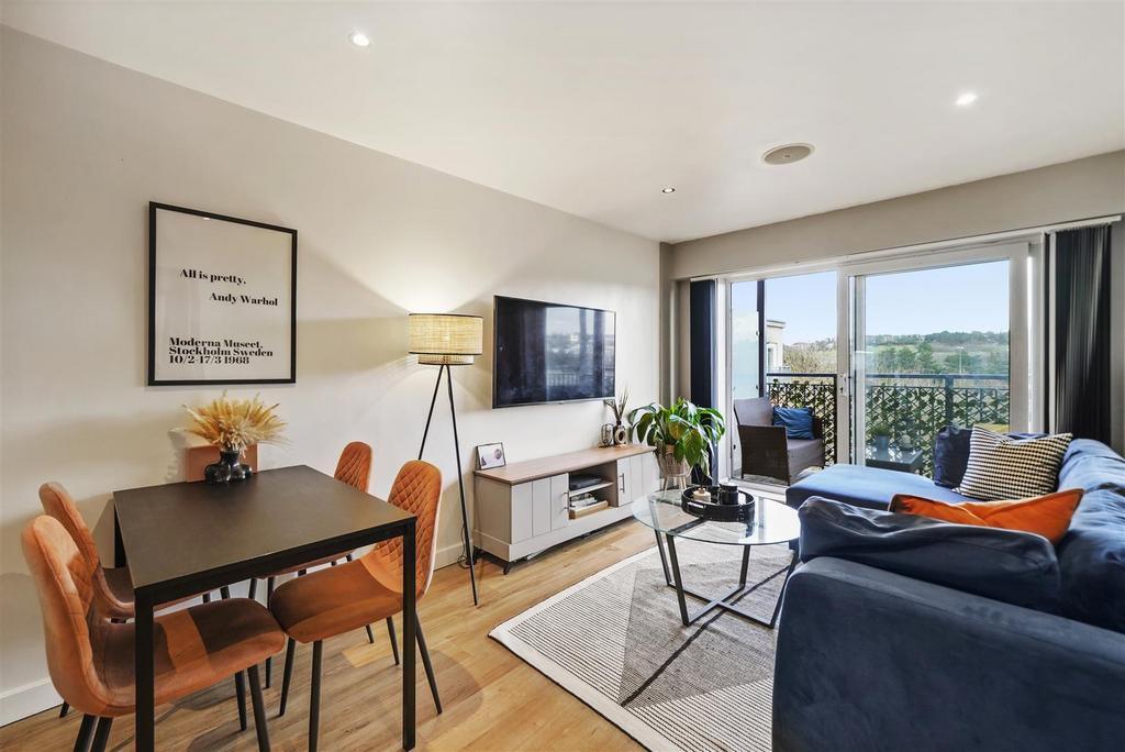 Aerodrome Road, Colindale 2 bed apartment - £387,500