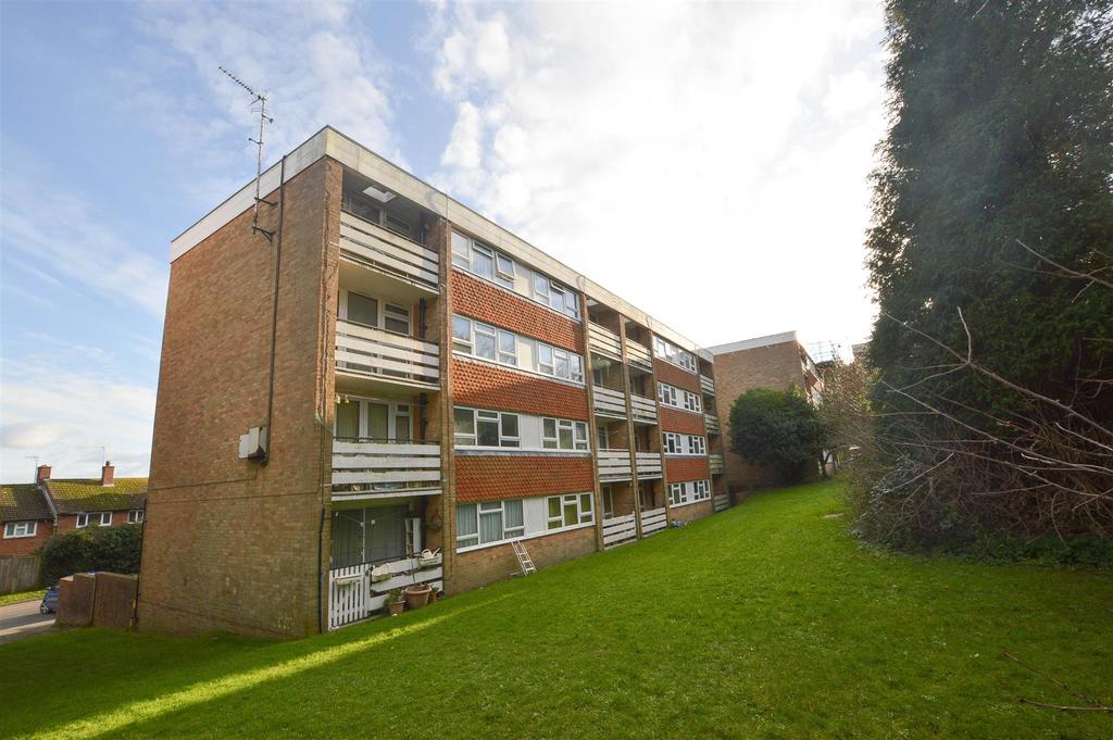 Hamsey Close, Eastbourne 1 bed flat - £154,950