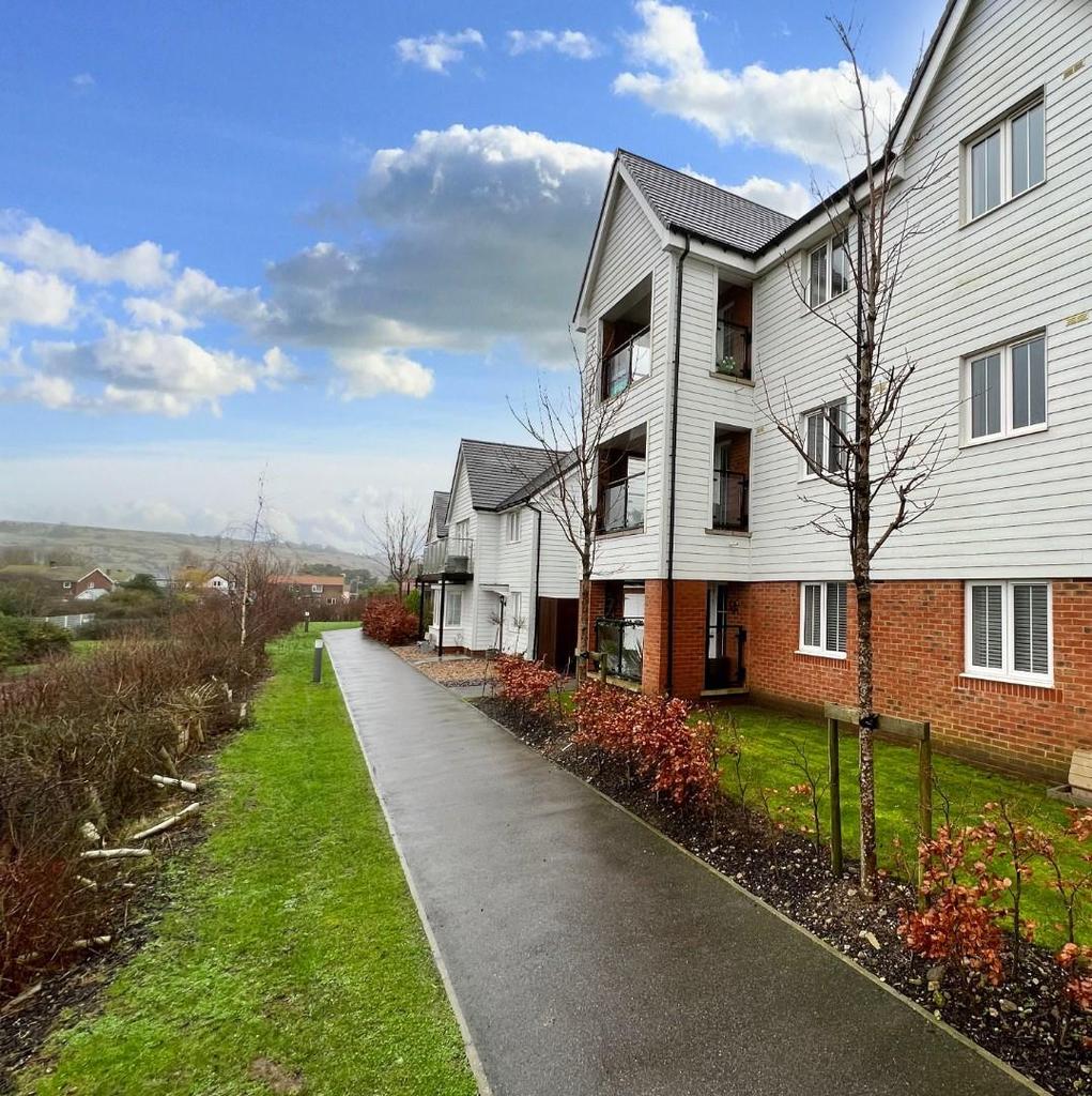 Castle View, Hythe 2 bed apartment - £270,000
