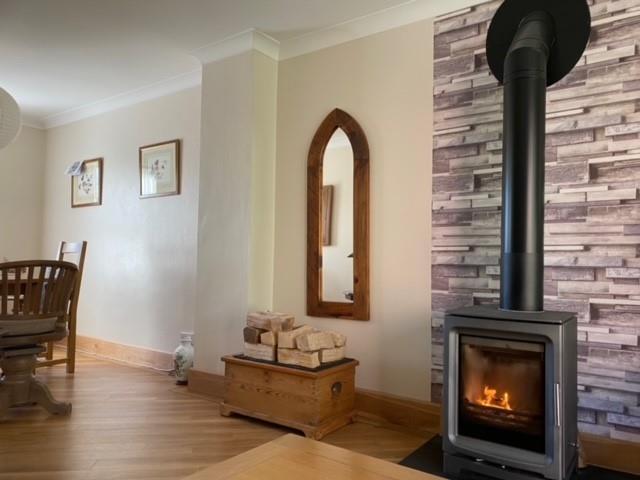Kingfisher Grove, DY10 4AG 4 bed detached house for sale - £345,000