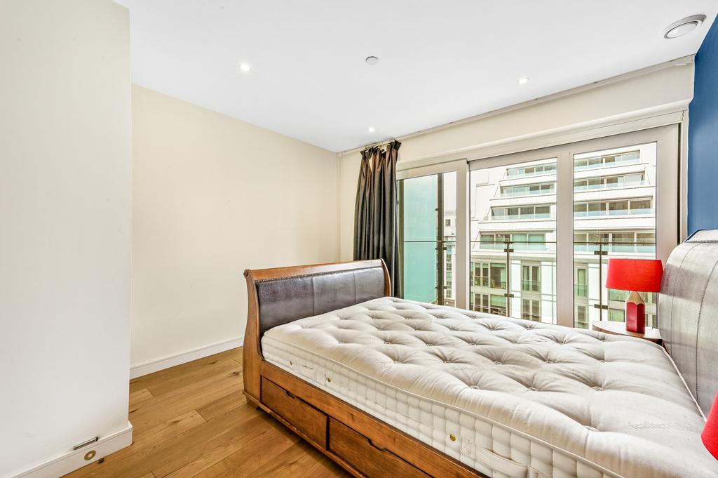 Witham House, SW18 2 bed apartment - £2,500 pcm (£577 pw)