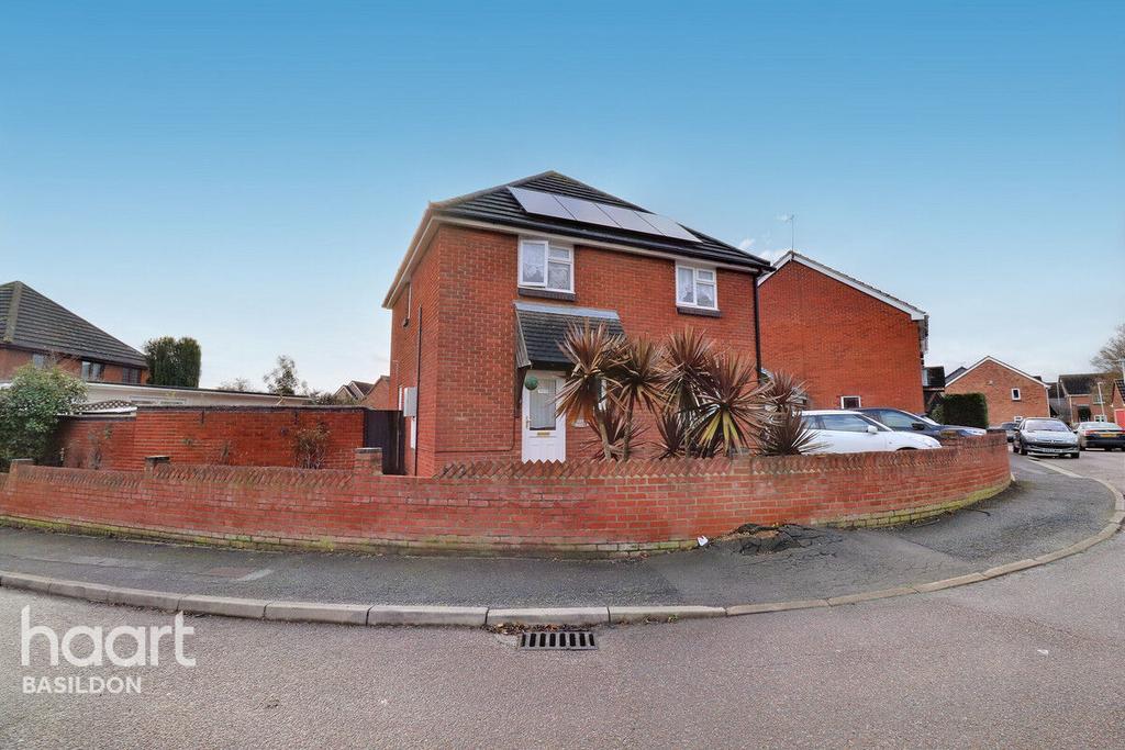 Porters, Basildon 4 bed link detached house - £425,000