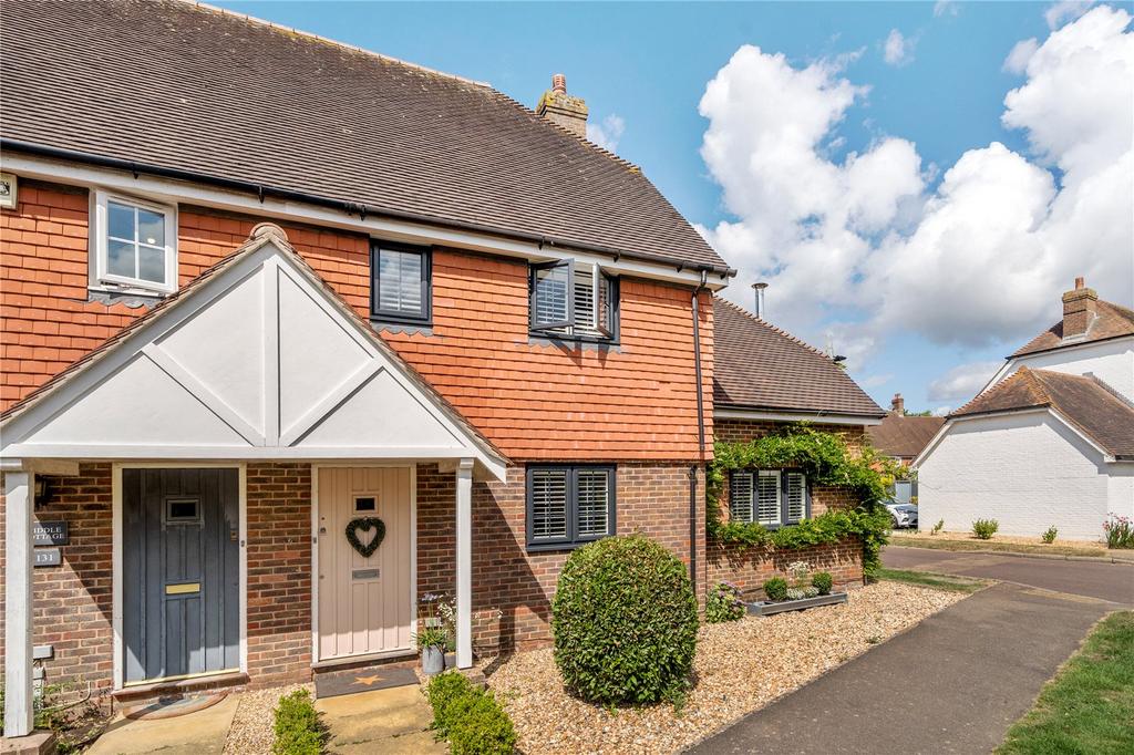 Berrall Way, Billingshurst, West... 4 bed end of terrace house - £500,000