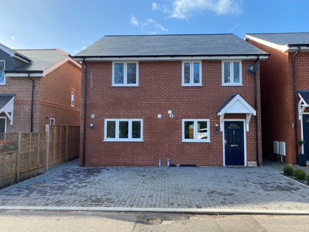Brook Road, Wimborne BH21 2 bed semi-detached house - £1,250 pcm (£288 pw)