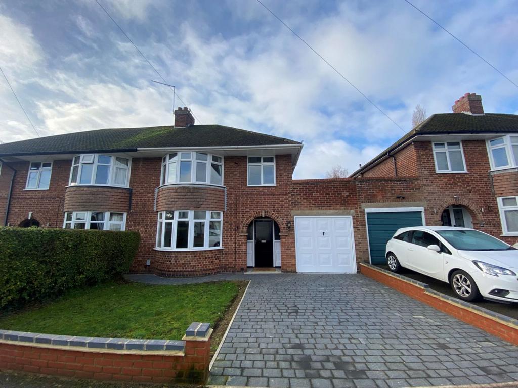 Fir Tree Walk, Westone, Northampton... 3 bed semi-detached house - £342,000