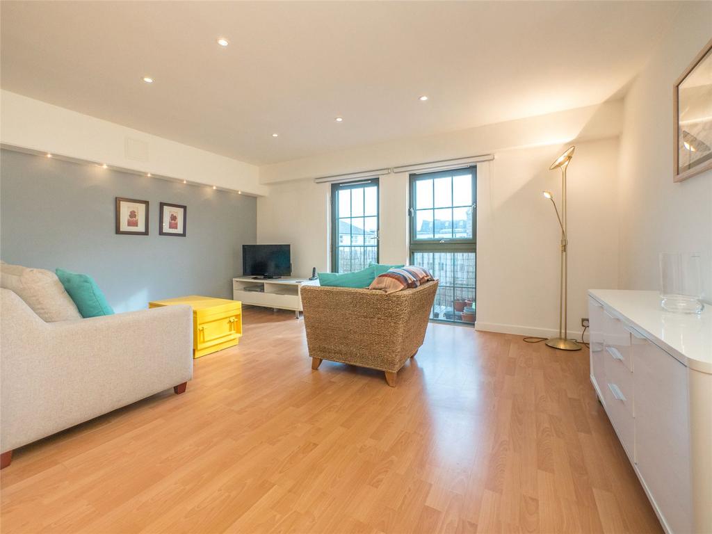 Water Street, Edinburgh, EH6 2 bed flat - £1,430 pcm (£330 pw)
