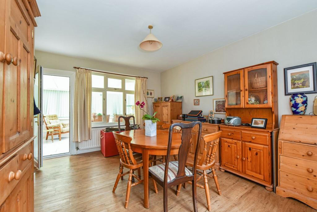 Windsor Road, Medstead, Alton, Hampshire 4 bed detached house - £615,000