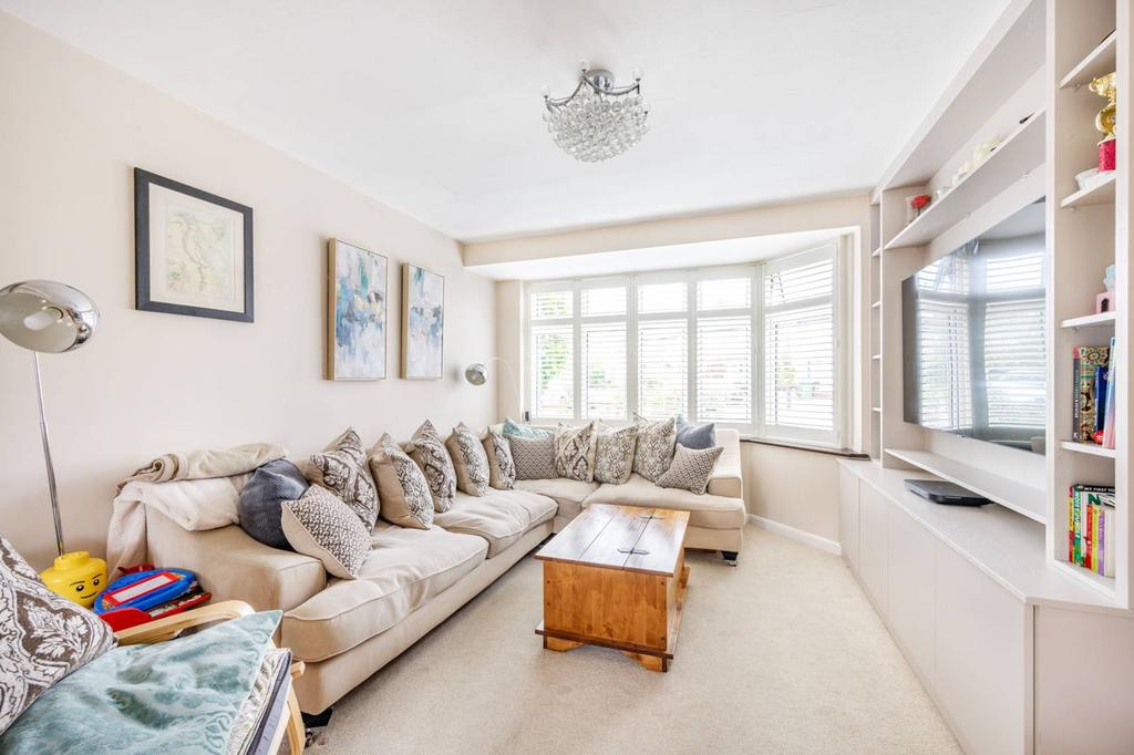 Chatsworth Gardens, Harrow, HA2 3 bed house - £2,300 pcm (£531 pw)