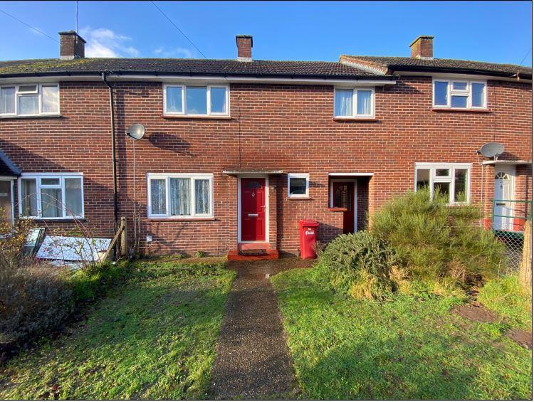 Slough, Berkshire, SL2 3 bed terraced house - £1,600 pcm (£369 pw)