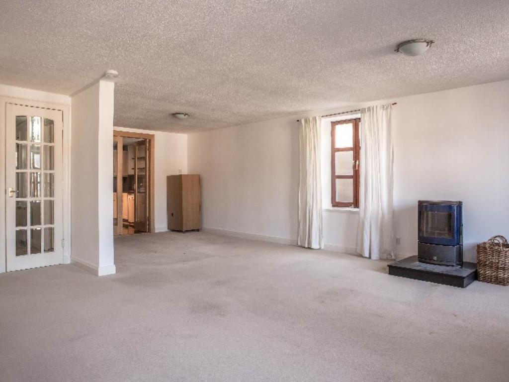 Timber Bush, The Shore, Edinburgh 3 bed flat - £1,395 pcm (£322 pw)