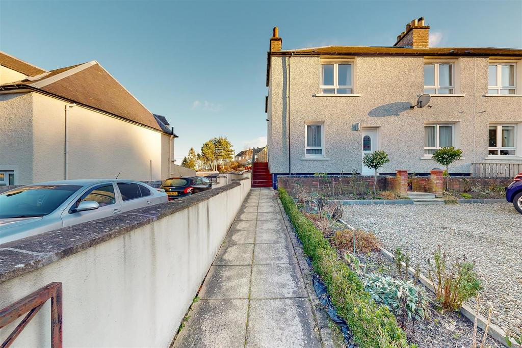 71, Edinburgh Road, Perth 2 bed flat - £117,500