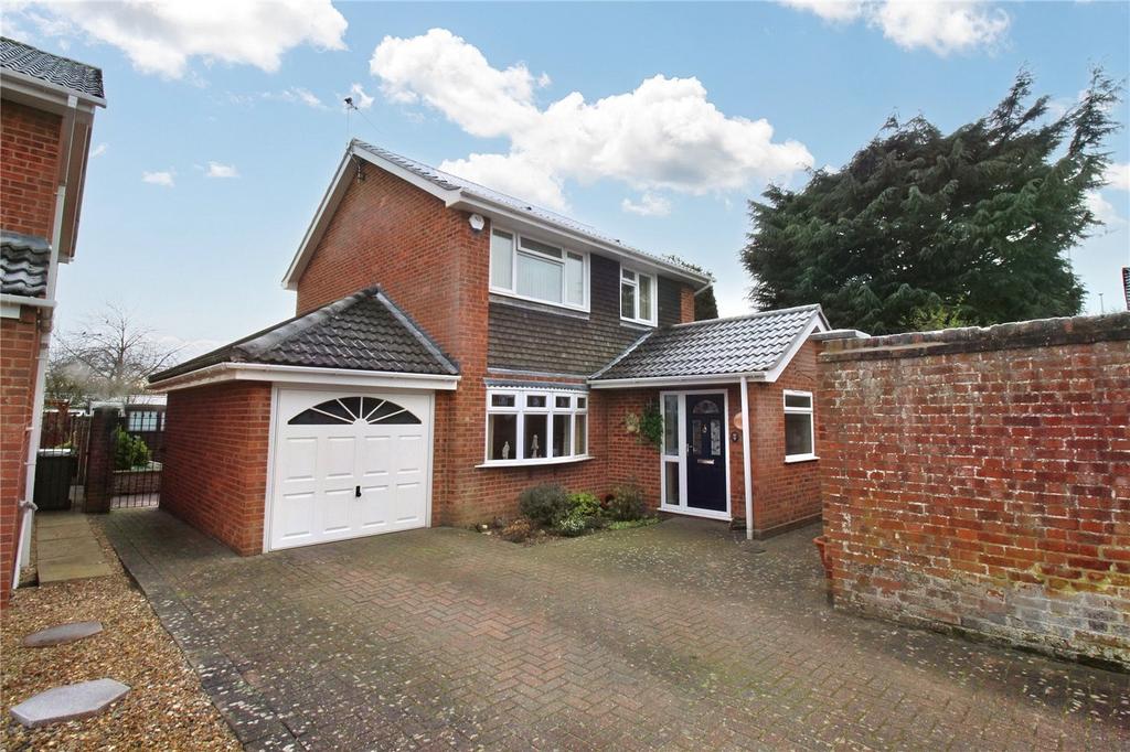 Ferndale Close, Hellesdon, Norwich... 3 bed detached house - £300,000
