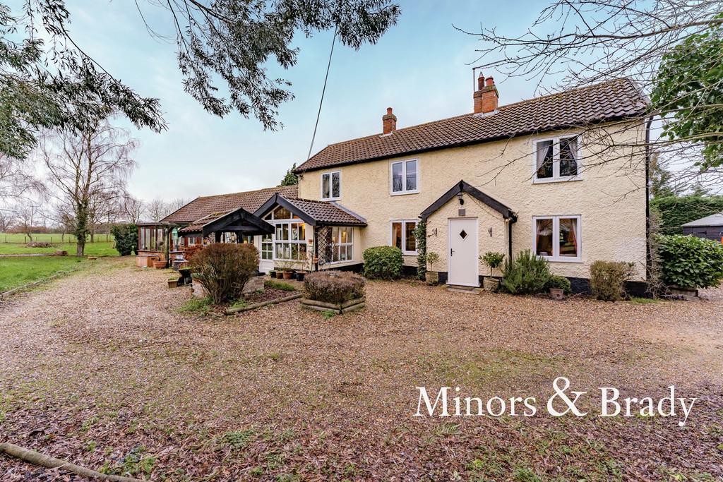 Watton Green, Watton 4 bed farm house - £800,000