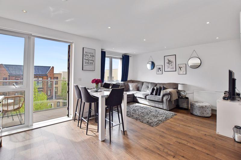 Lacey Drive, Edgware 2 bed flat - £420,000